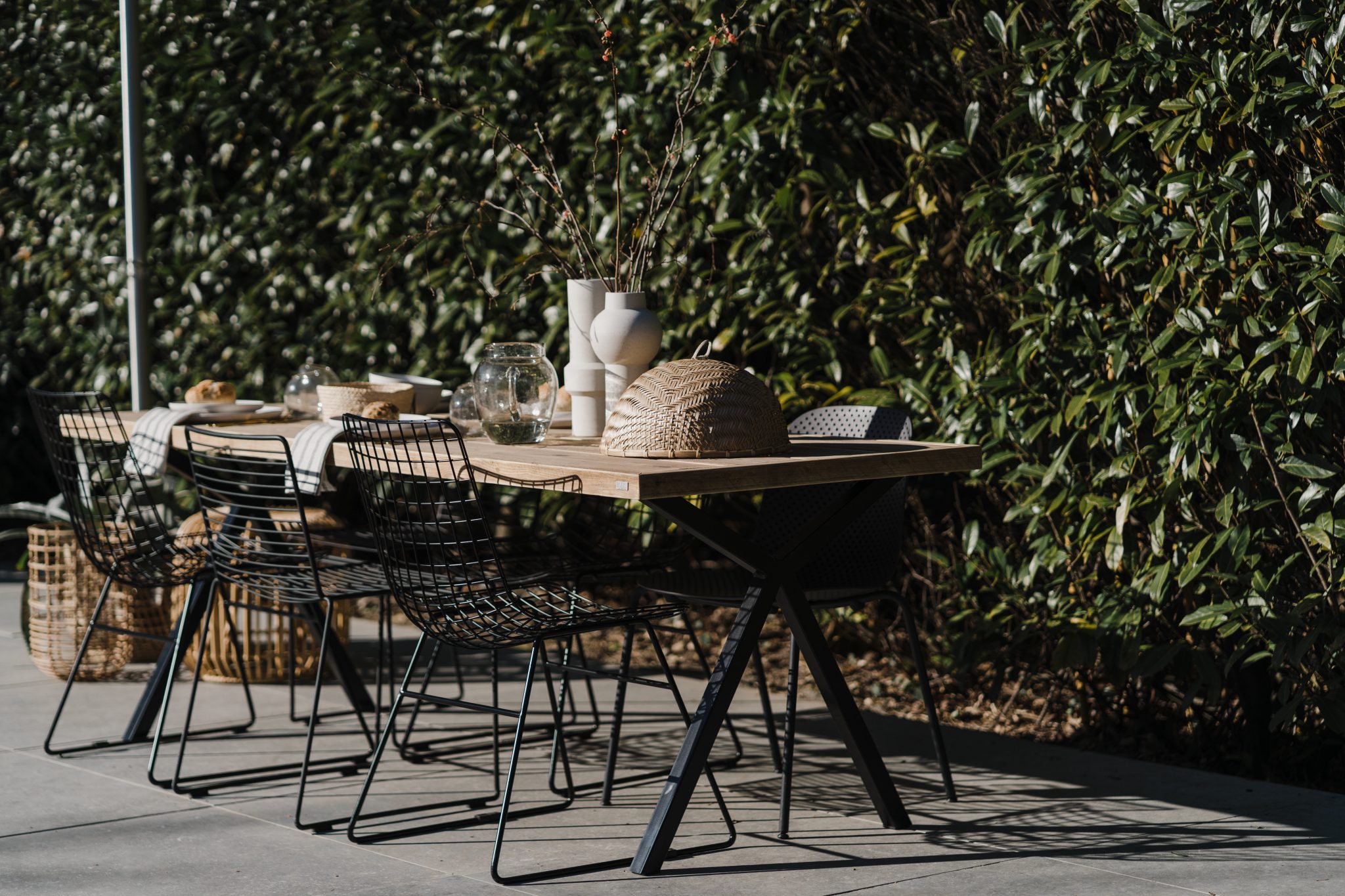 Karlsted outdoor steigerhout tuintafel stalen x-poot - PURE Wood Design