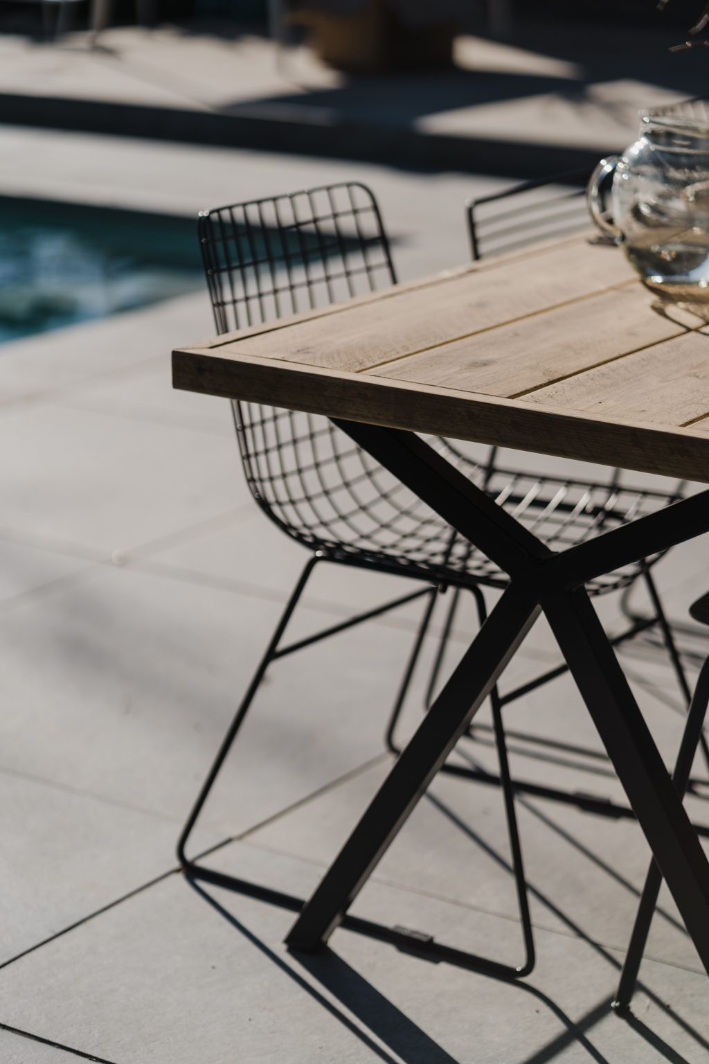 Karlsted outdoor steigerhout tuintafel stalen x-poot - PURE Wood Design